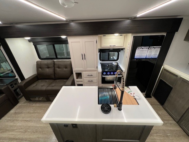 2025 Alpha Wolf Limited 33RL-L Amazing Couples Camper Trailer RV ...