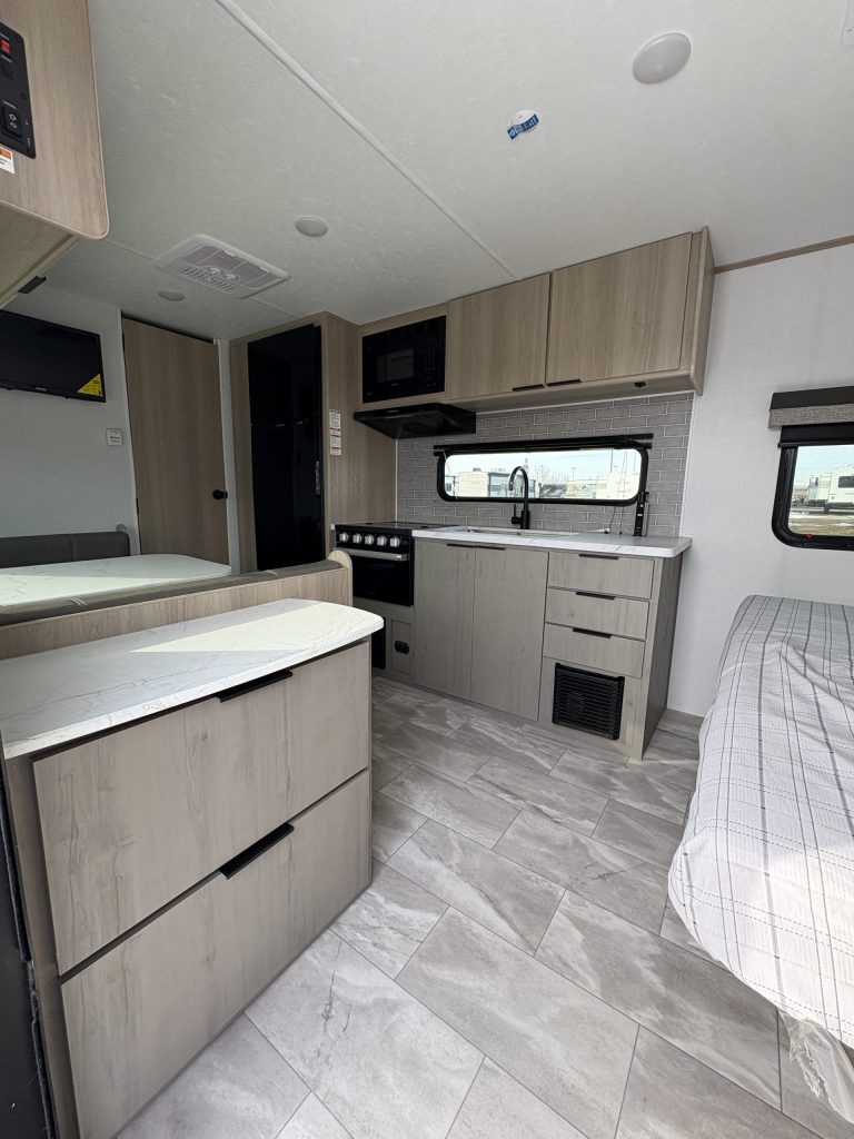 2025 Kodiak Ultra-Lite 201QB Couples Model Camper Trailer – Steinbach ...