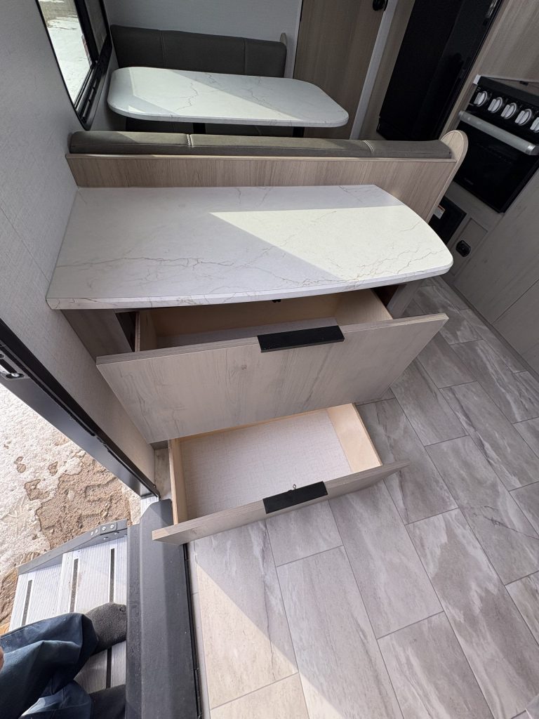 2025 Kodiak Ultra-Lite 201QB Couples Model Camper Trailer – Steinbach ...