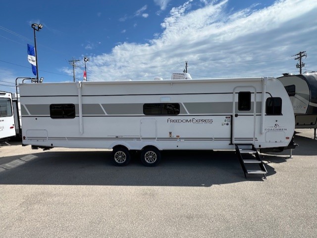 2025 Freedom Express Ultra Lite 298FDS Couples Camper Trailer ...