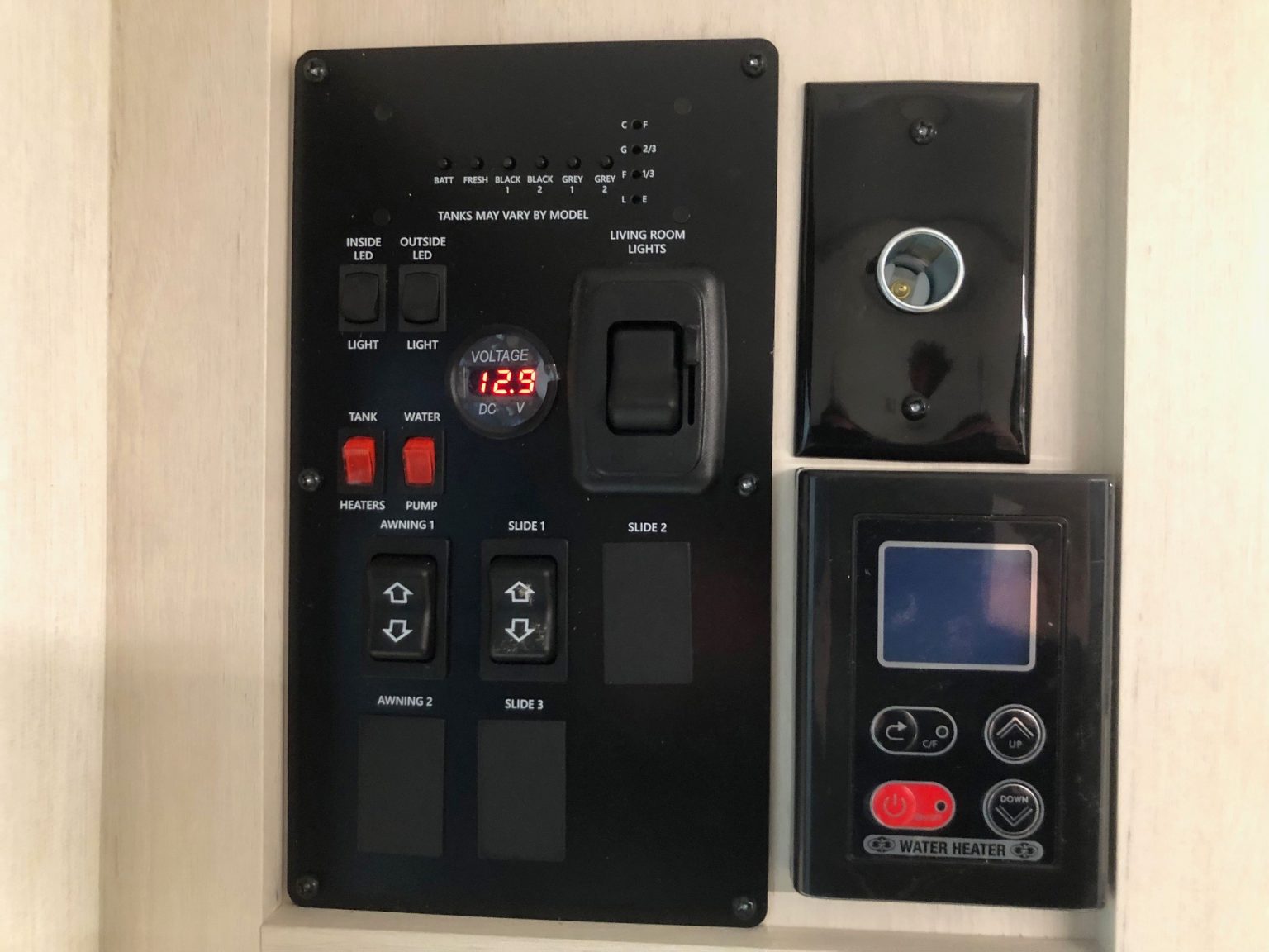 2025 Alpha Wolf Limited 26DBH-L Bunk Model Camper Trailer – Steinbach ...