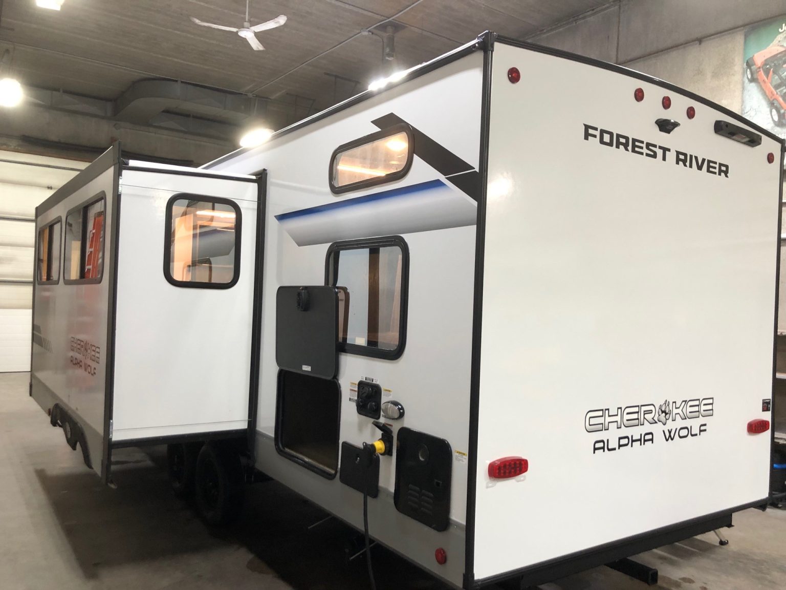 2025 Alpha Wolf Limited 26DBH-L Bunk Model Camper Trailer – Steinbach ...