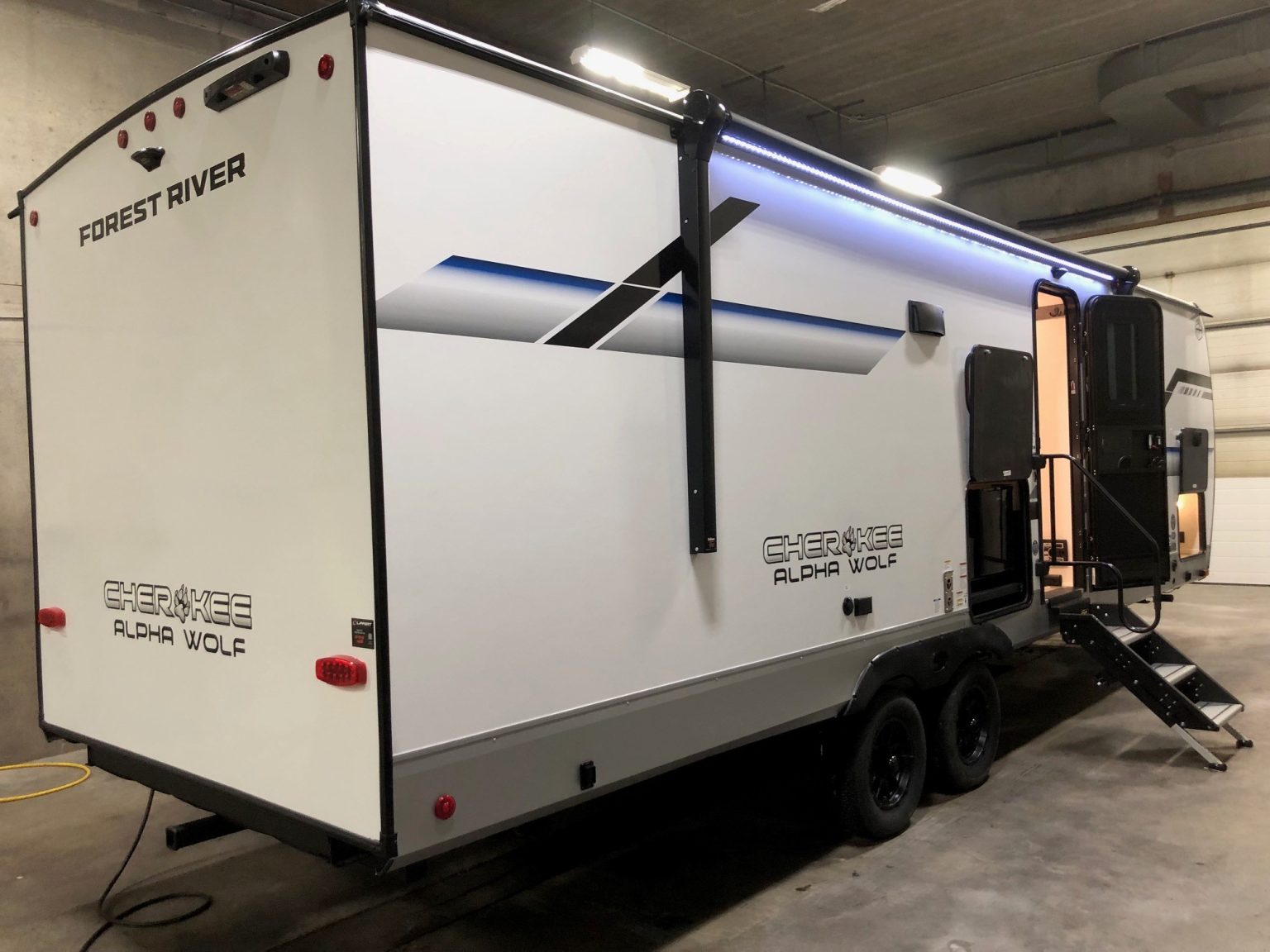 2025 Alpha Wolf Limited 23DBH-L Bunk Model Camper Trailer – Steinbach ...