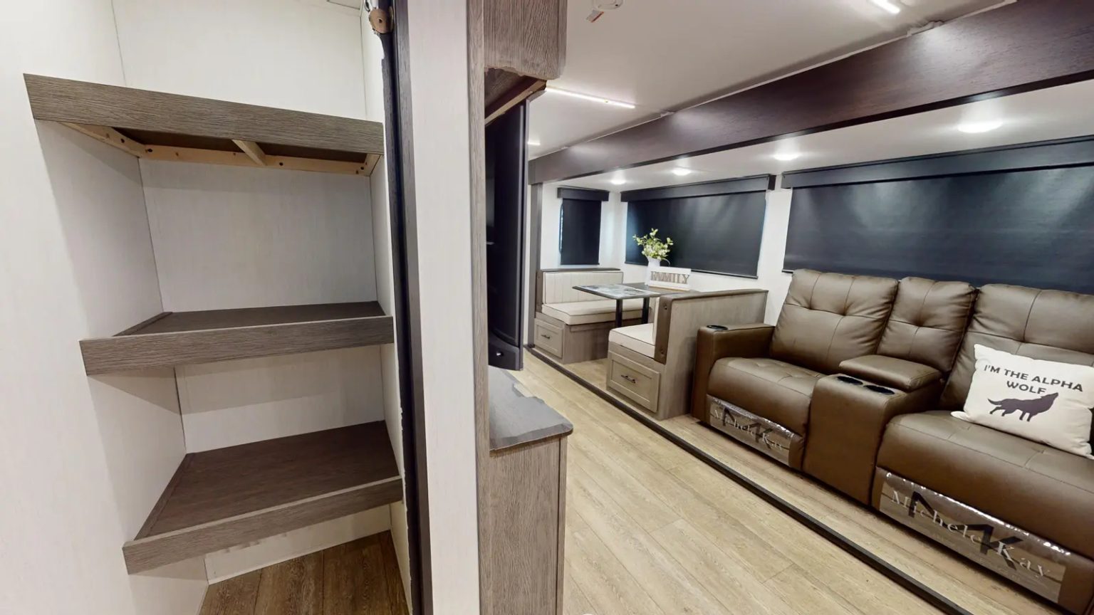 2025 Alpha Wolf Limited 25RB-L Couples Camper Trailer RV – Steinbach ...