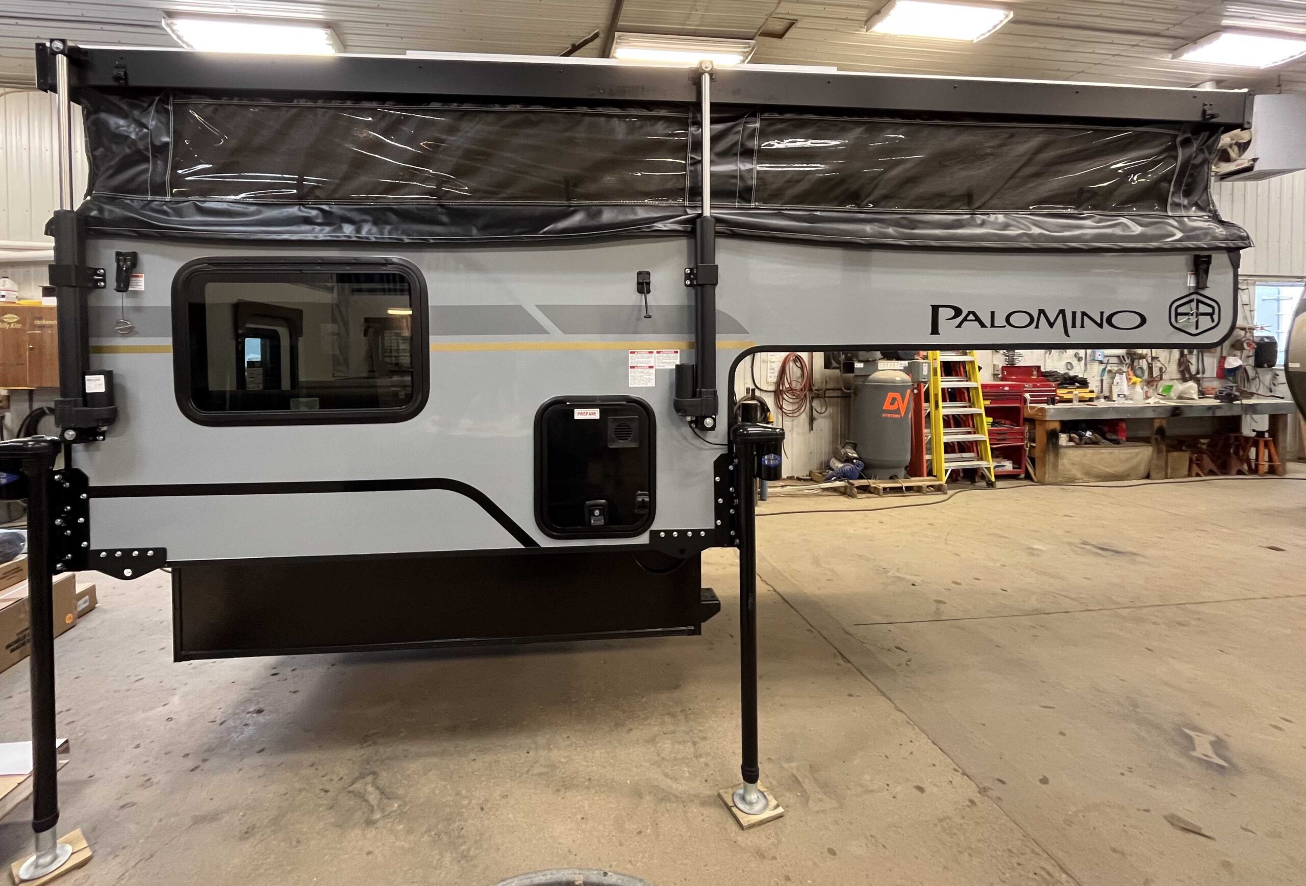 2026 Palomino Backpack SS-550 Soft Side Pop-up Slide-In Truck Bed ...