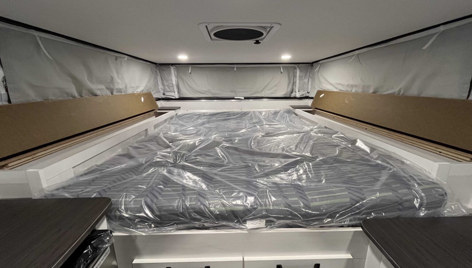 2026 Palomino Backpack SS-550 Soft Side Pop-up Slide-In Truck Bed ...