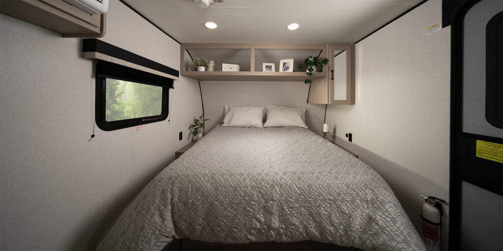 2026 Prowler Lynx 1700RB Lightweight Couples Camper Trailer RV ...