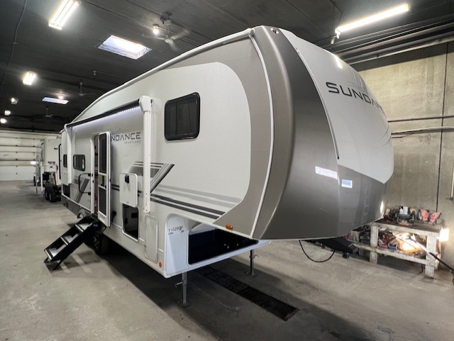 2026 Heartland Sundance XLT 24ML Lightweight Couples 5th Wheel Camper ...