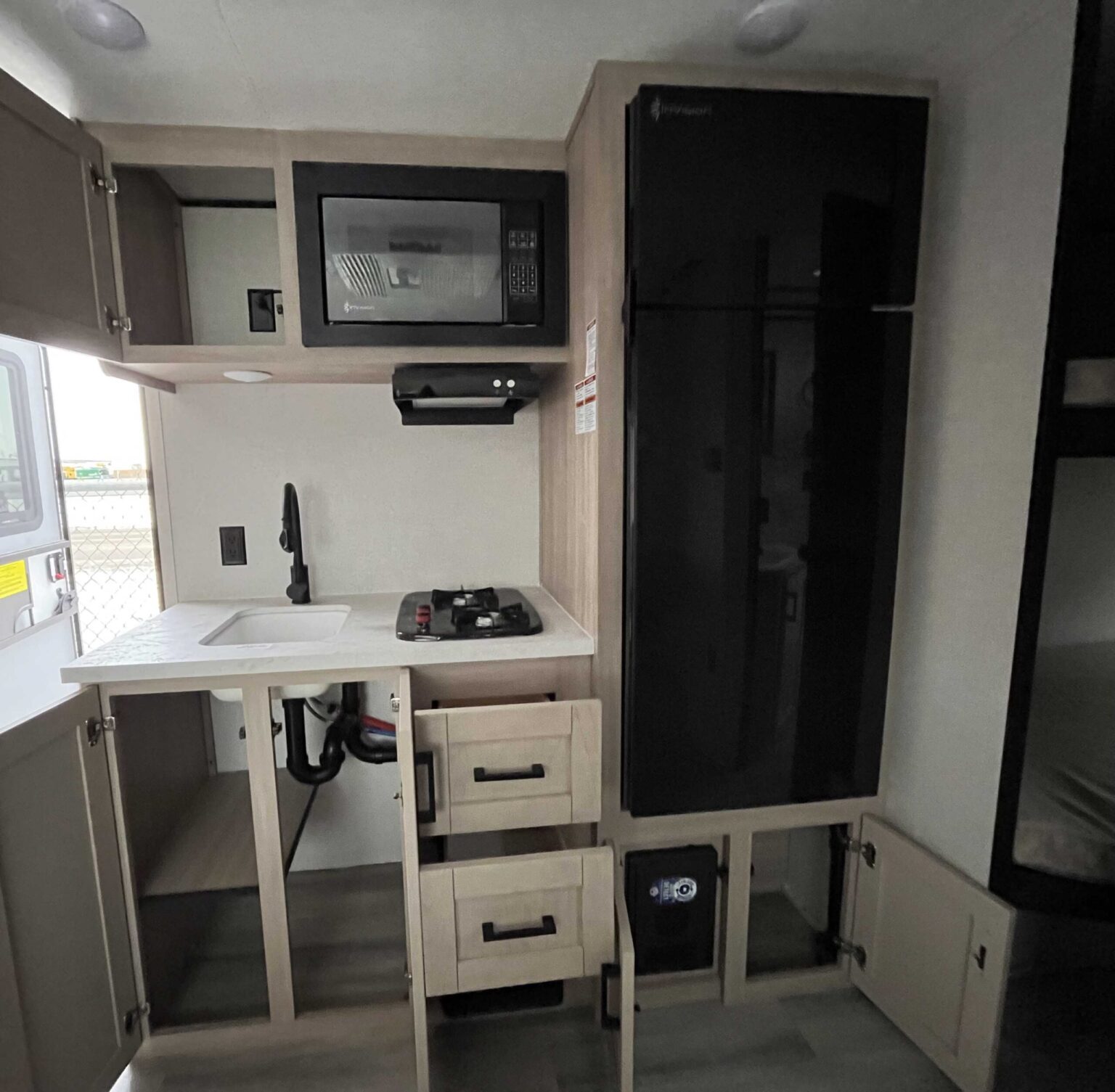 2026 Prowler Lynx 1802MBS Bunk Model Camper Trailer w/Slide-Out Murphy ...
