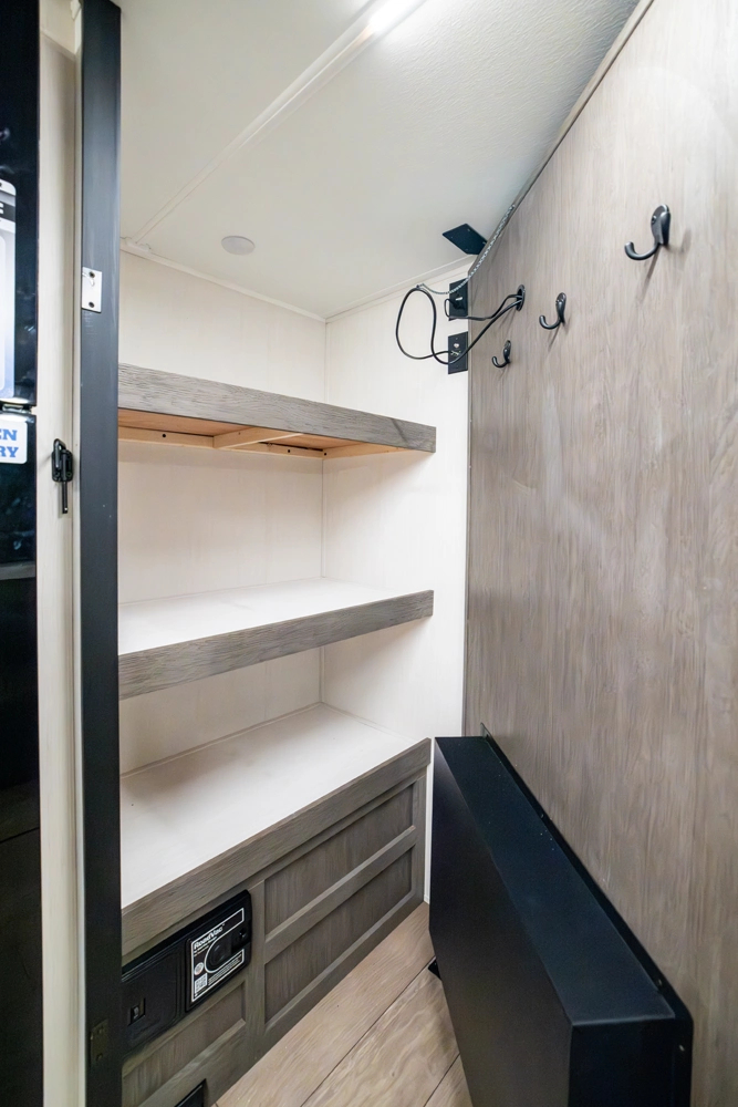 2026 Alpha Wolf Limited 29DCB-L Bunk Room Camper Trailer RV – Steinbach ...