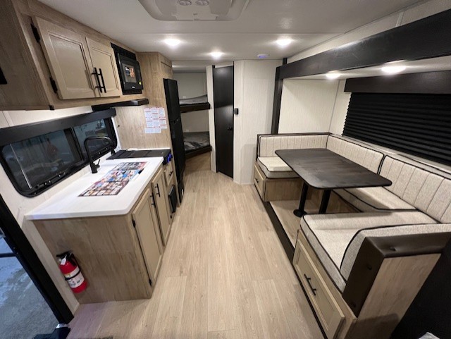 2026 Wolf Pup 17JWBL Black Label Bunk Model Camper Trailer w/Slide-Out ...